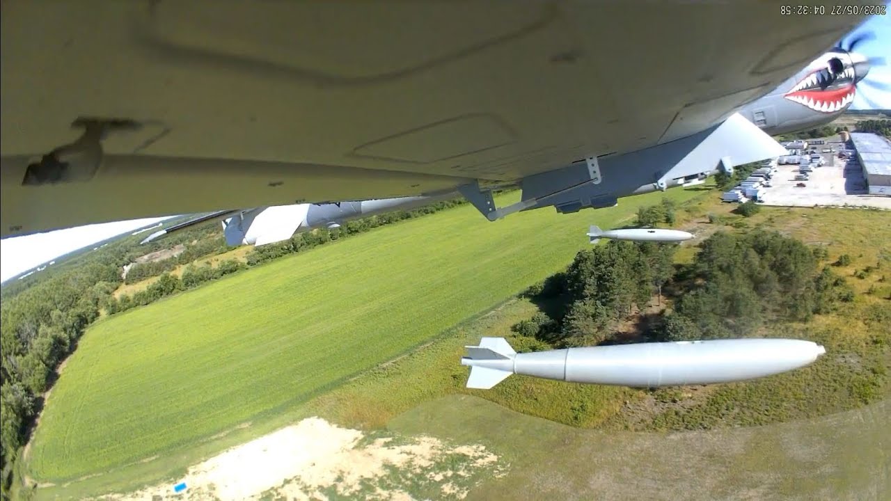 Super Tucano bomb drops - YouTube