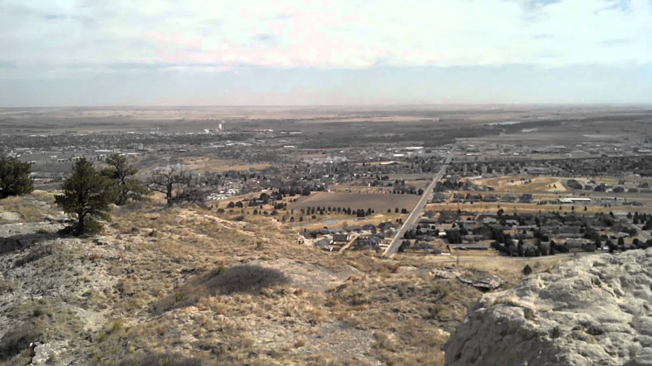 View of the Scottsbluff valley from on top of the monument - YouTube