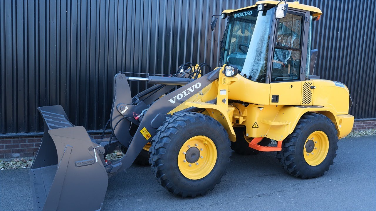 Volvo L30GS - For Sale - YouTube