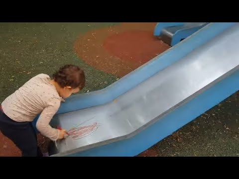 Irmak Merve Parkta Çok Yaramazlık Yaptı Anne Ceza Verdi