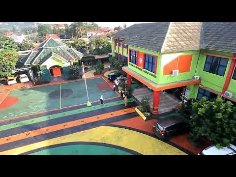 Suasana Siswa - Siswi Masuk Sekolah - SMP Negeri 7 Bandar Lampung.