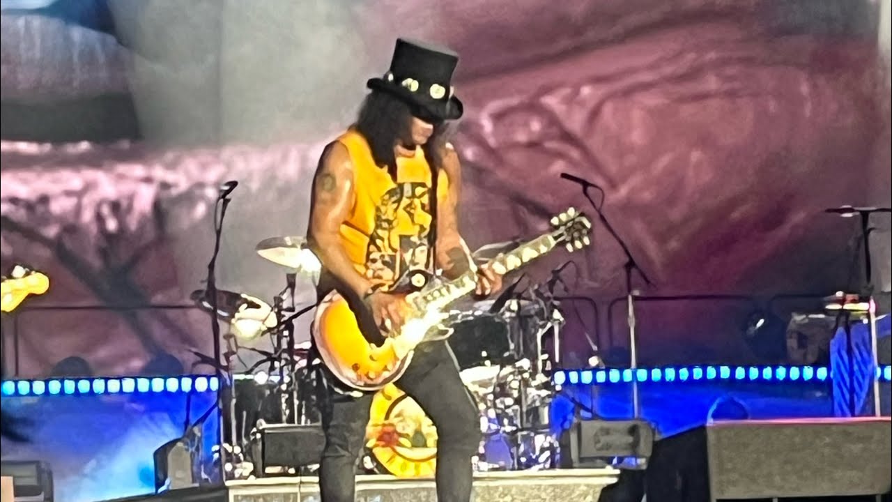 Best of Slash live from Mumbai Concert 2025 - YouTube