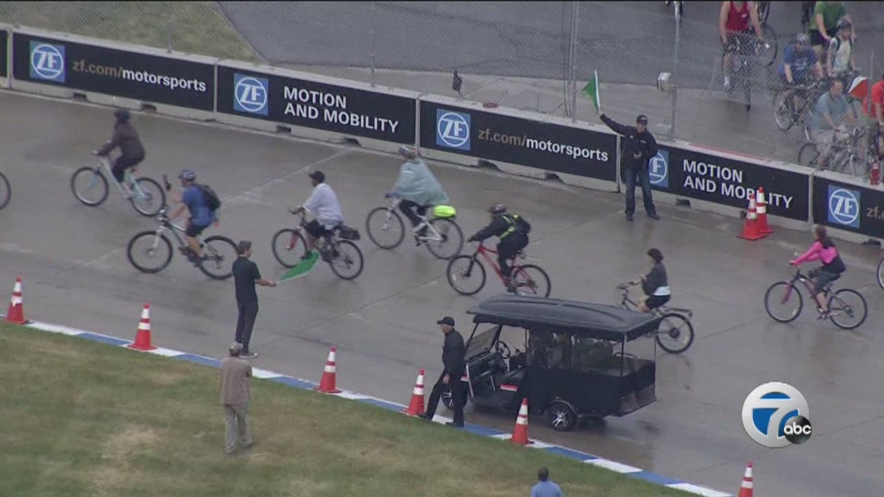 Slow Roll on the Belle Isle Race Track - YouTube