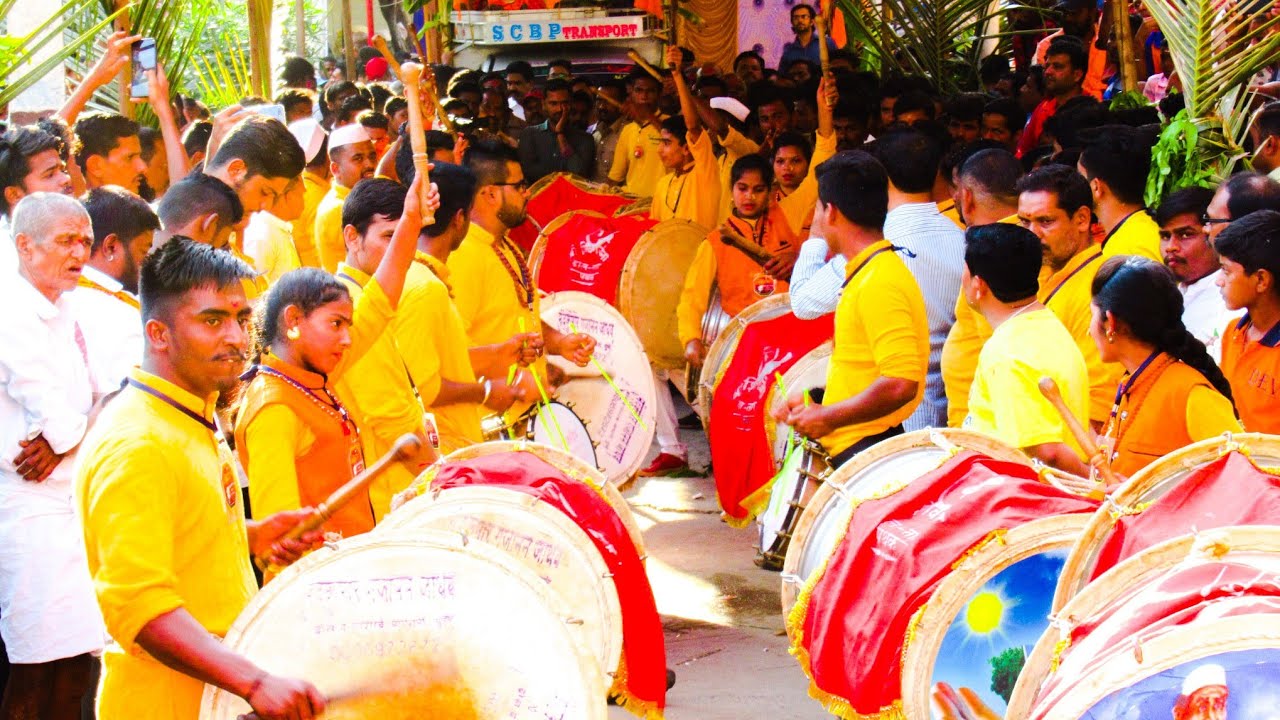 Nashik Dhol Original Sound Perform in Shivaji Jayanti - YouTube
