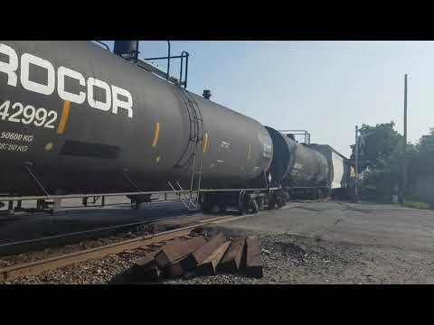 UP 8815 Leads Manifest with Roaring K5LLA! - YouTube