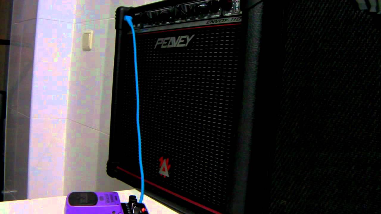 Behringer OD100 VS Peavey Envoy 110 Distortion - YouTube