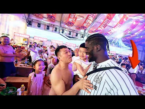Ich war als schwarzer Tourist auf dem verrücktesten Bierfestival in China und das ist passiert