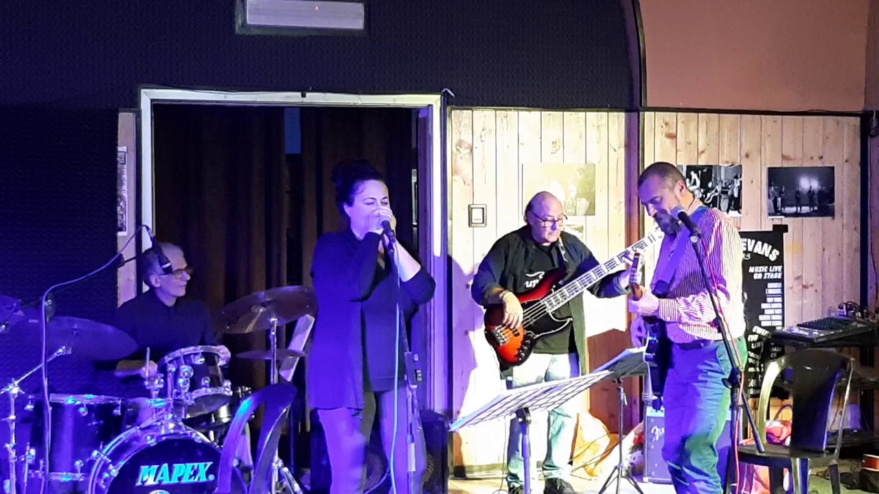 Irene Nanni Blue's Lab Live in Serena 80 (Bo.) - 02-12-2019 - YouTube Music