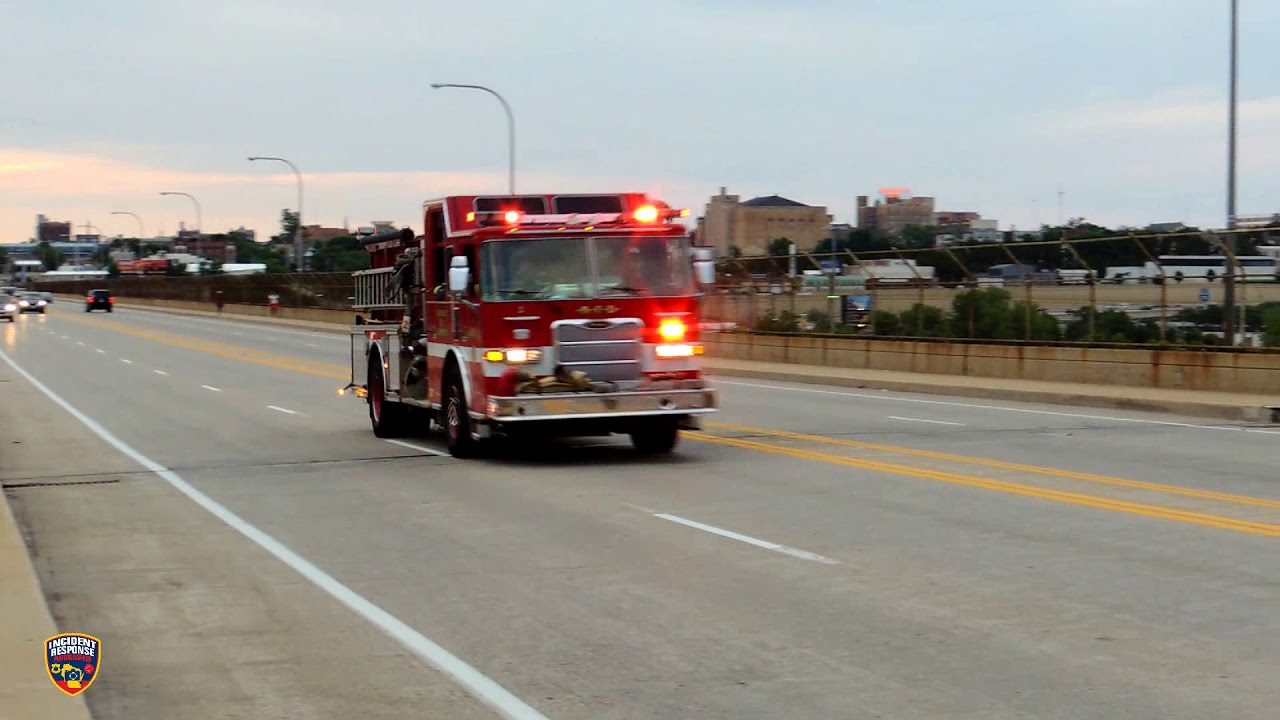 Milwaukee Fire Engine 2 responding Code 3 - YouTube