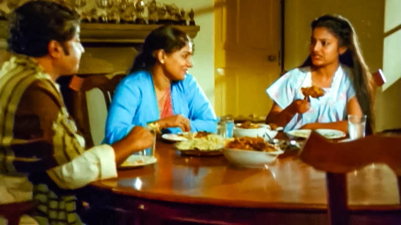 ഇത് കഴിഞ്ഞ കൊല്ലത്തെ ചിക്കാനാണെന്നു തോന്നുന്നു | Mohanlal | Karthika ...