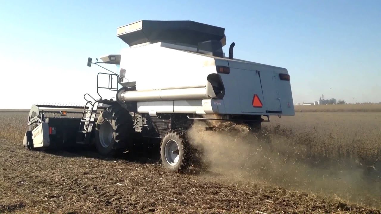 Fall Harvest with Gleaner R52 Soybeans 2014 Part 2 - YouTube