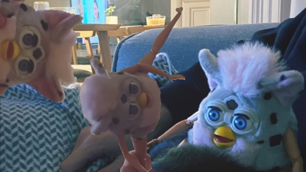 Felix plays with DIY Furby - Marzia's ig story 26/9/2020 - YouTube