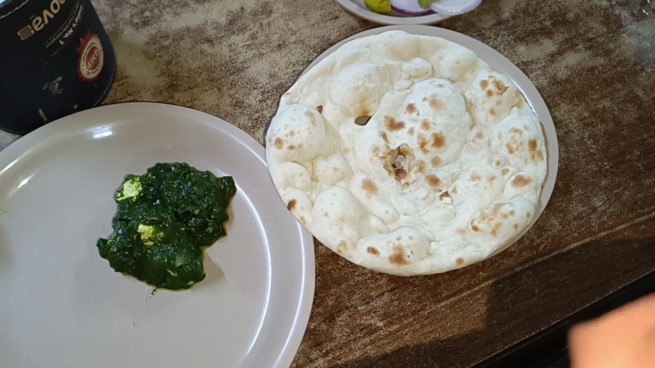 #AFTER RECORDING SESSION#PALAK PANEER TANDORI ROTI DINNER#11.38 PM#26 ...