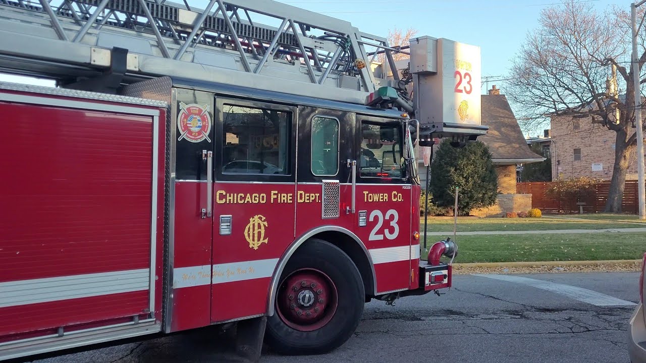 chicago fire department tower ladder 23 returning - YouTube