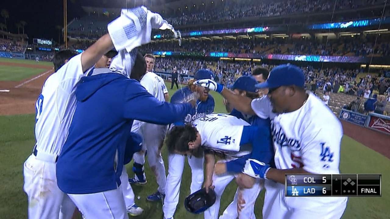 Dodgers walk off on a wild pitch in the 12th - YouTube