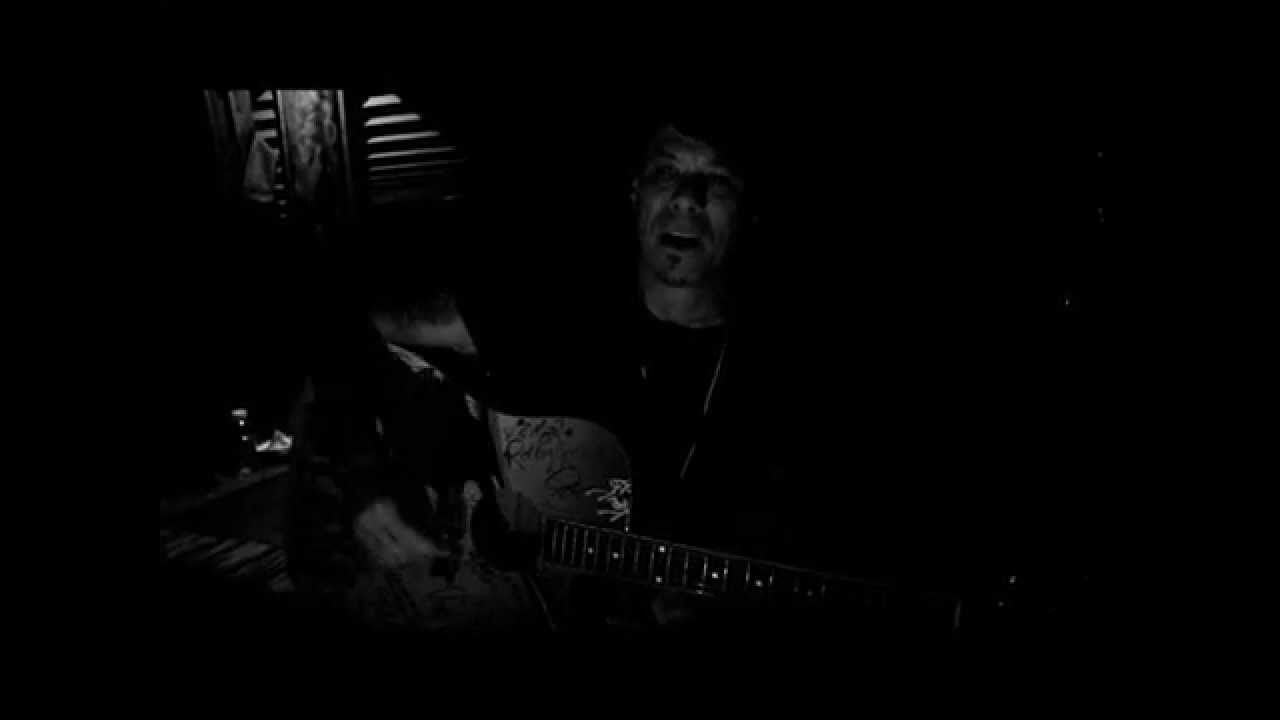 Joe Leste Bang Tango singing on Club 927 radio show bus funny! - YouTube