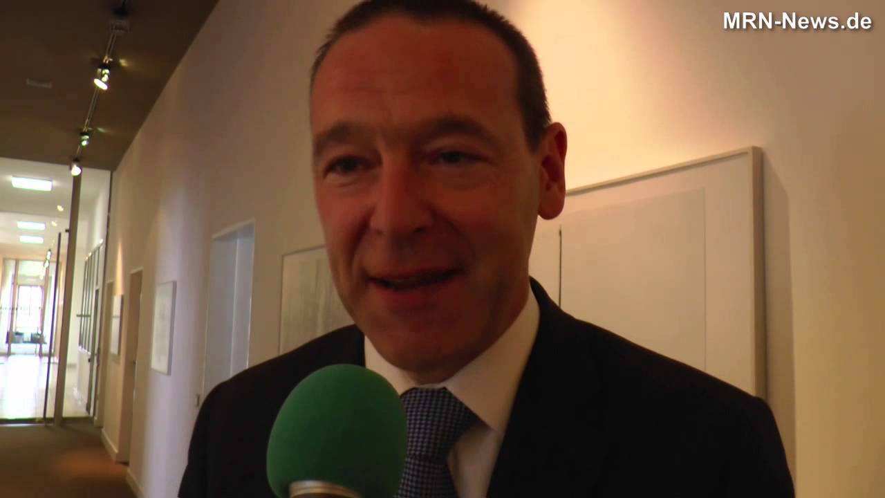 Britischer Botschafter Simon McDonald zu Gast in Mannheim - YouTube