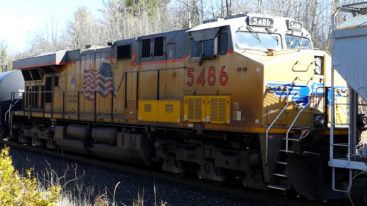 UP 5486 | CN train on the Halton sub at MP 30 - YouTube