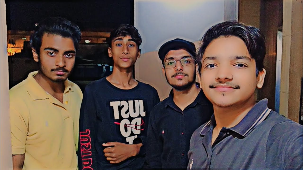 Exploring The Street Of Karachi With Friends - YouTube