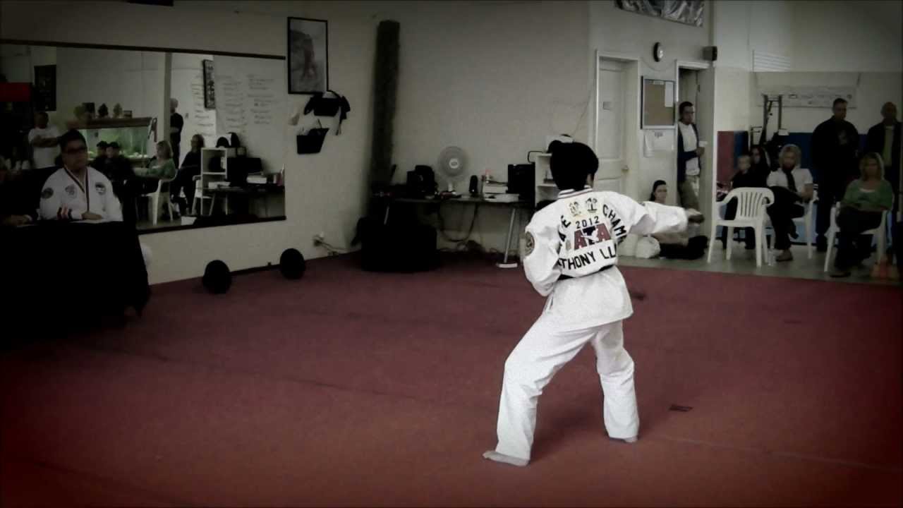 ATA Broad Sword / Oh Sung Do Form - YouTube