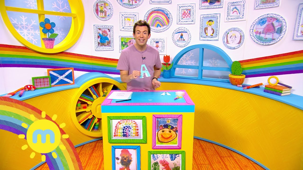 Derek | A is for ALLIGATOR | Milkshake! Studio Craft - YouTube