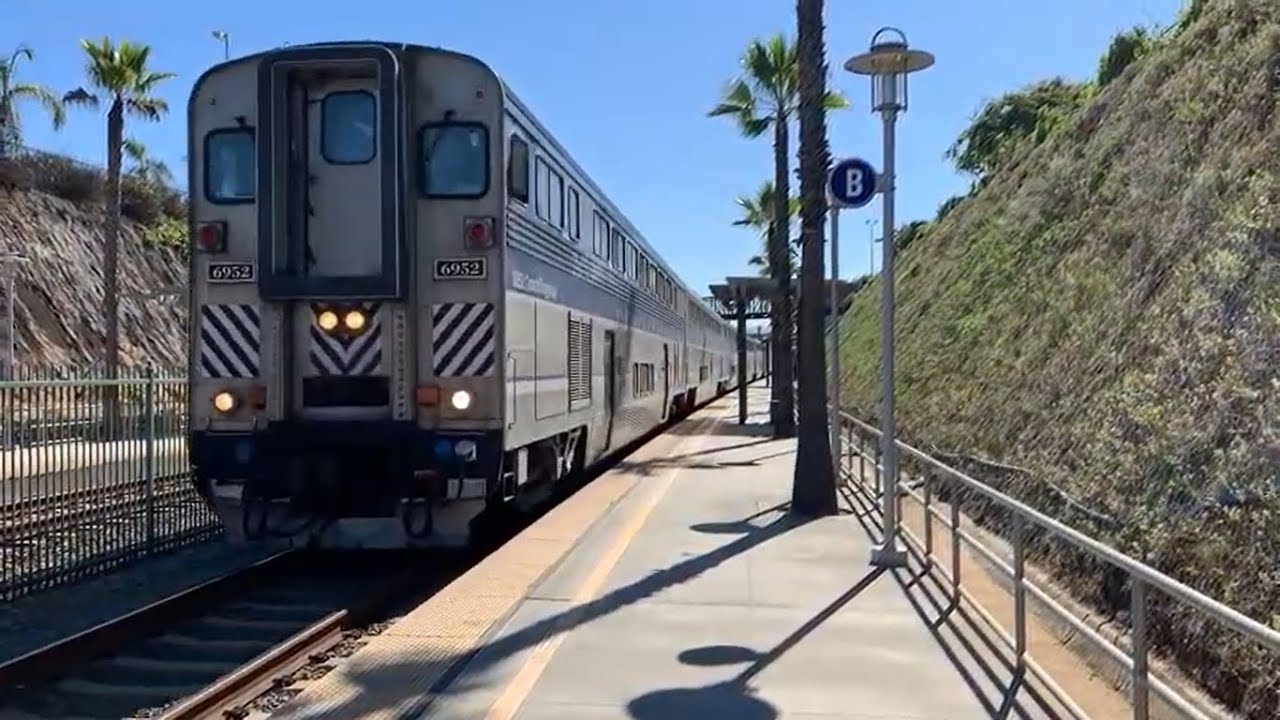 Amtrak Pacific Surfliner 6952 Point Vincente & SC-44 Charger 2115 ...