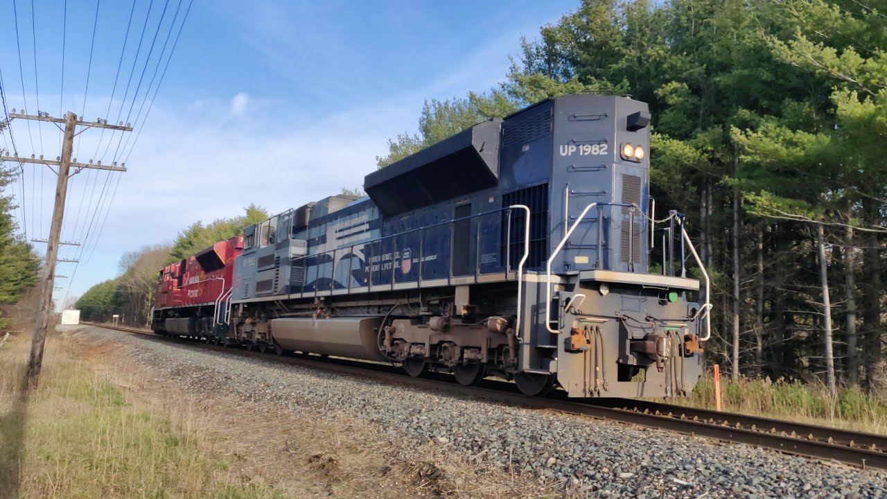 [4K] [RARE] UP Heritage 1982 Long Hood Forward In Woodstock, Ontario ...