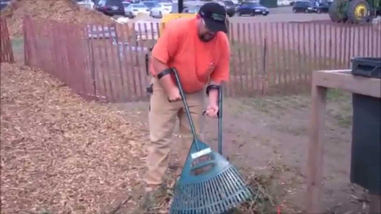 Garden Rakes with ROBOHANDLE® - YouTube