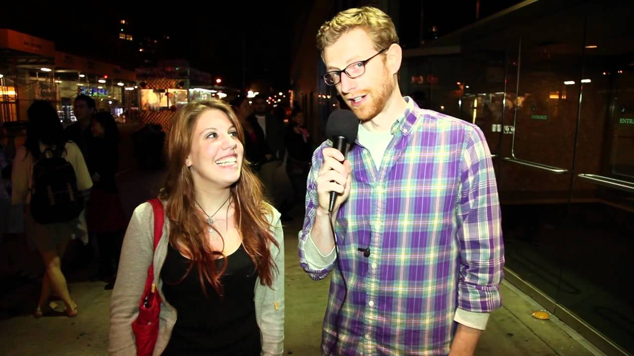 Hunger Games Premiere Interviews - YouTube