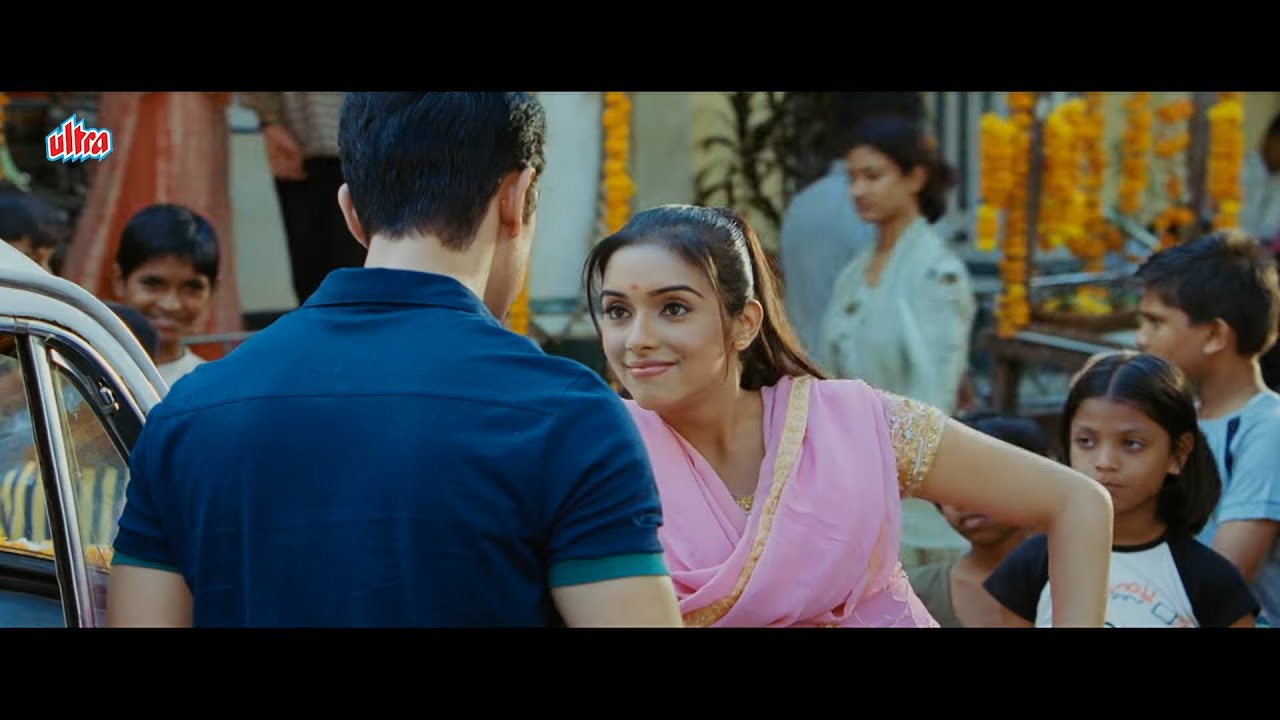 Surprised !! Gadi Kharidli | Asin, Aamir Khan BEST COMEDY Scene ...