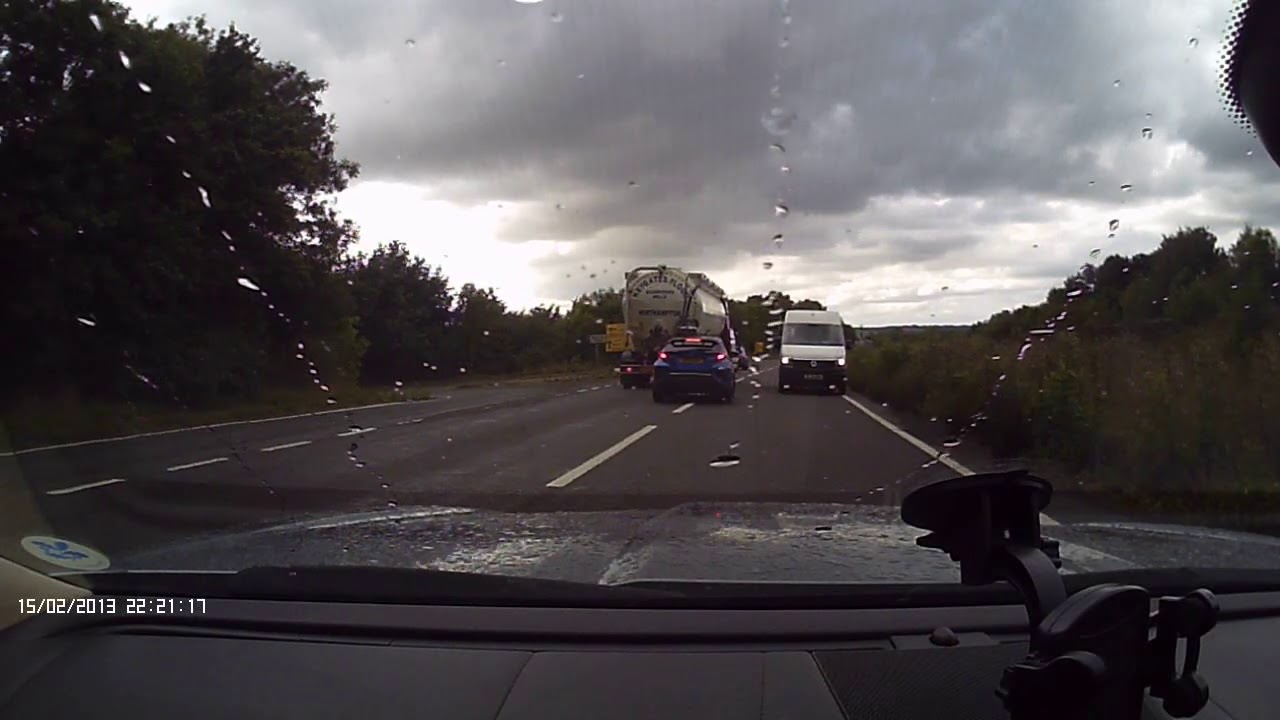 A422 crash - YouTube