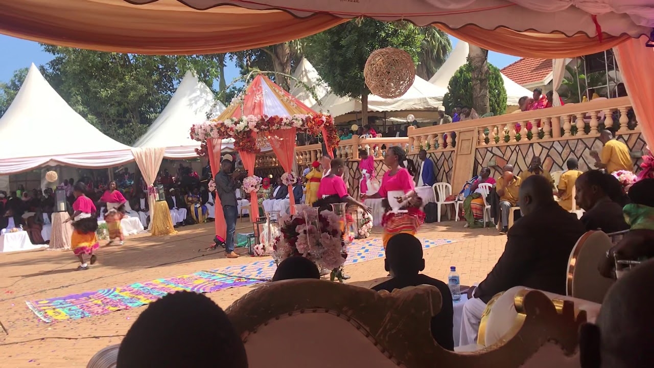 Traditional dance (maganda) uganda 🇺🇬 - YouTube