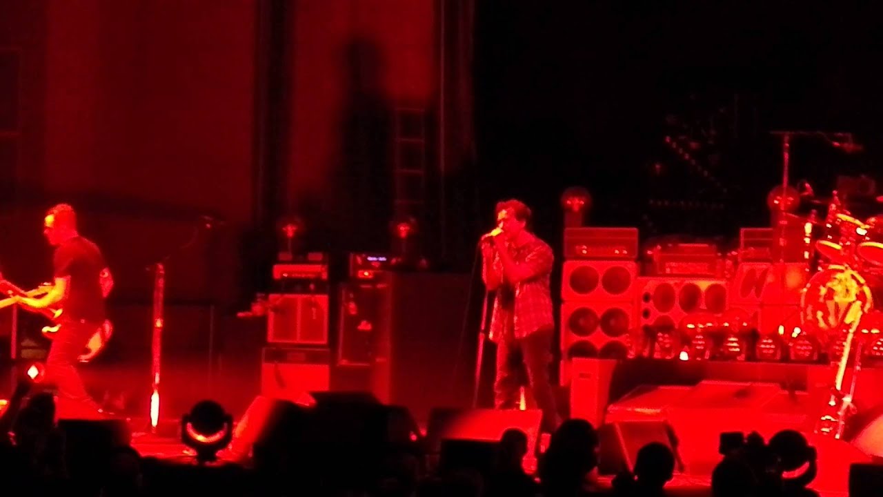 Pearl Jam - Blood - Baltimore (October 27, 2013) - YouTube