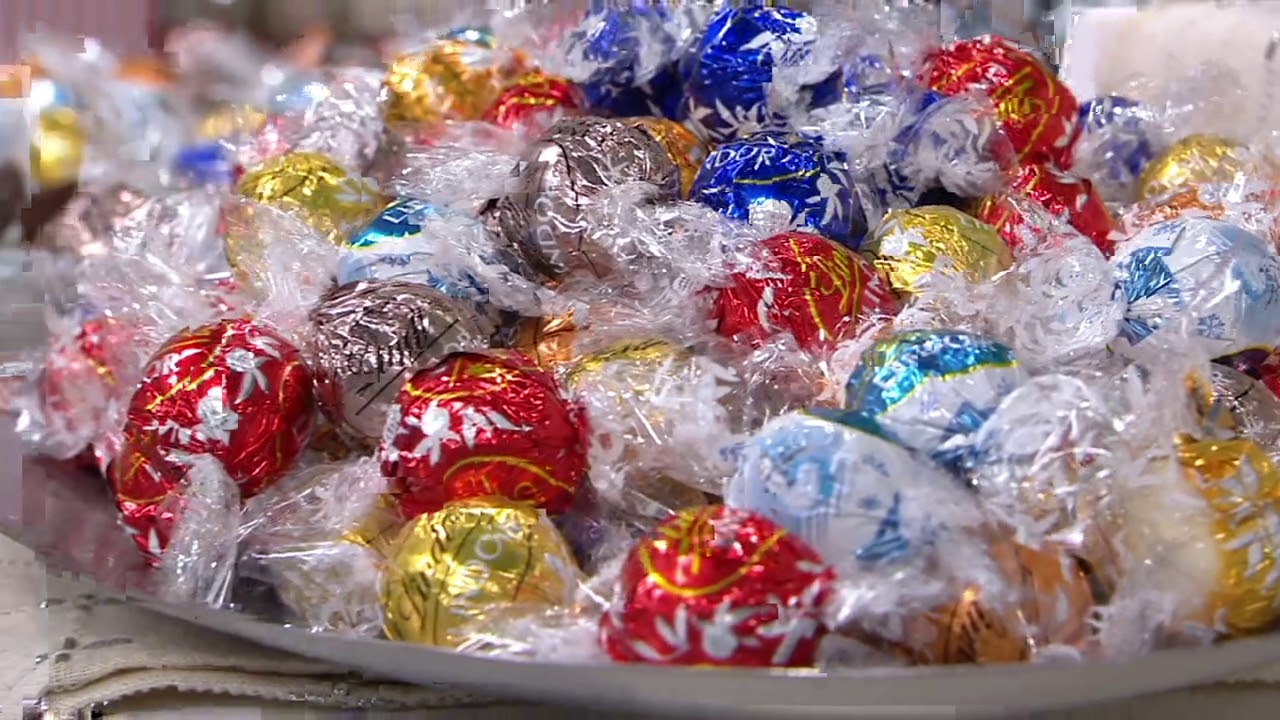 Lindt 150-Pc Lindor Chocolate Truffles in Gift Box on QVC - YouTube