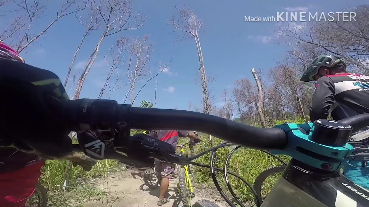 Build Dual slalom Track at Drak bike park Batam - YouTube