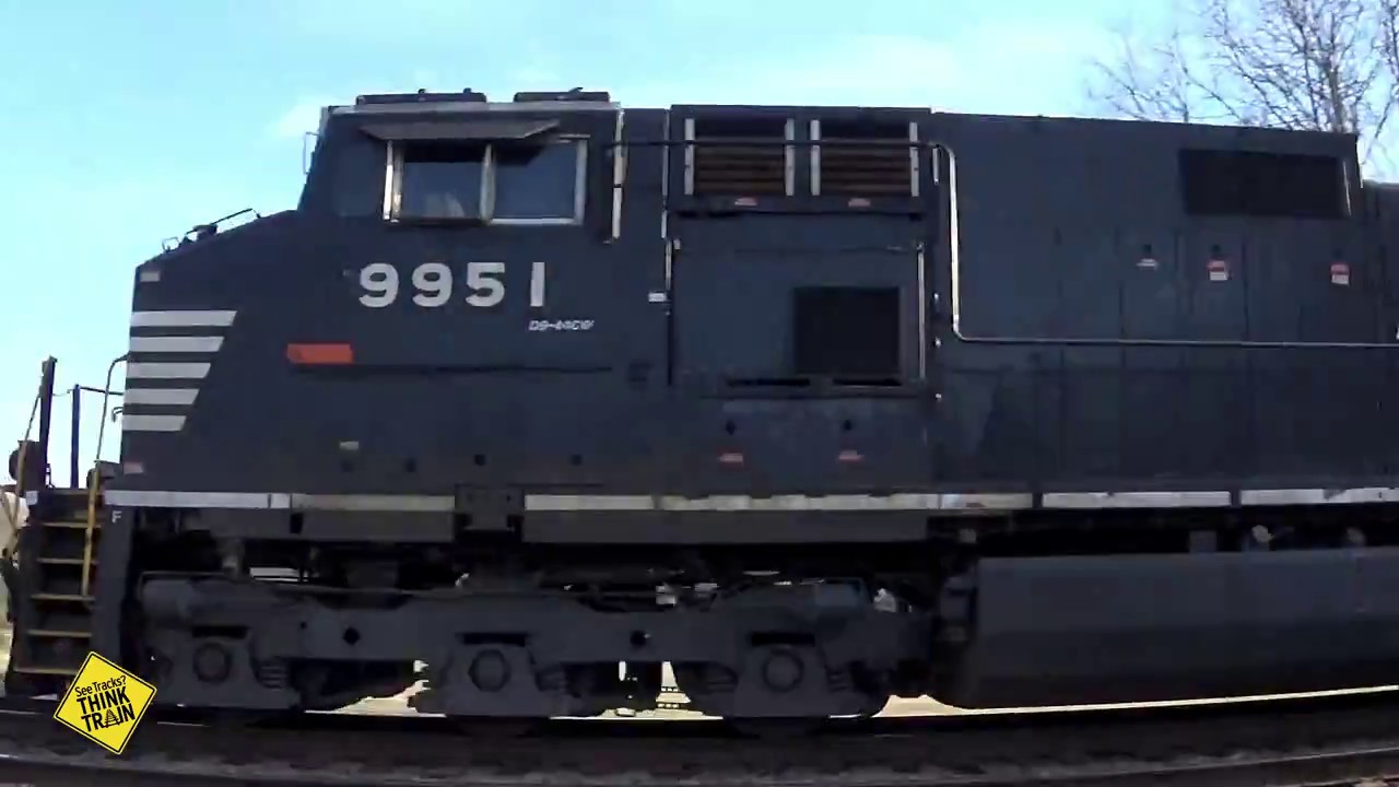 PRLX 9563 (EMD SD70MAC) trails NS 236 - YouTube