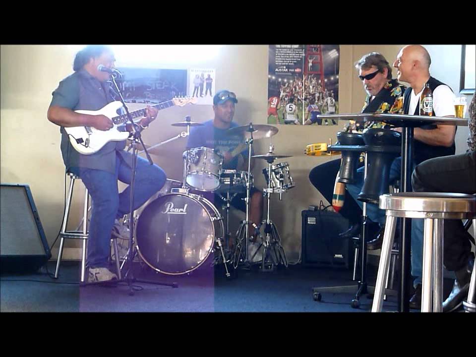 Live band in the pub at Battery Point, Hobart - YouTube