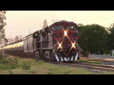 FERROMEX: Tren Químico con locomotoras FXE - FSRR (4683 - 4538 - 4417) - YouTube