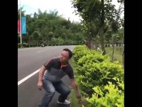prank minum air kencing