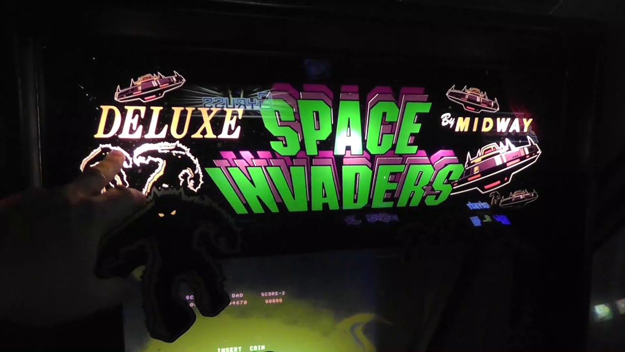 Space Invaders & QIX - Flashing Marquee Lights - YouTube