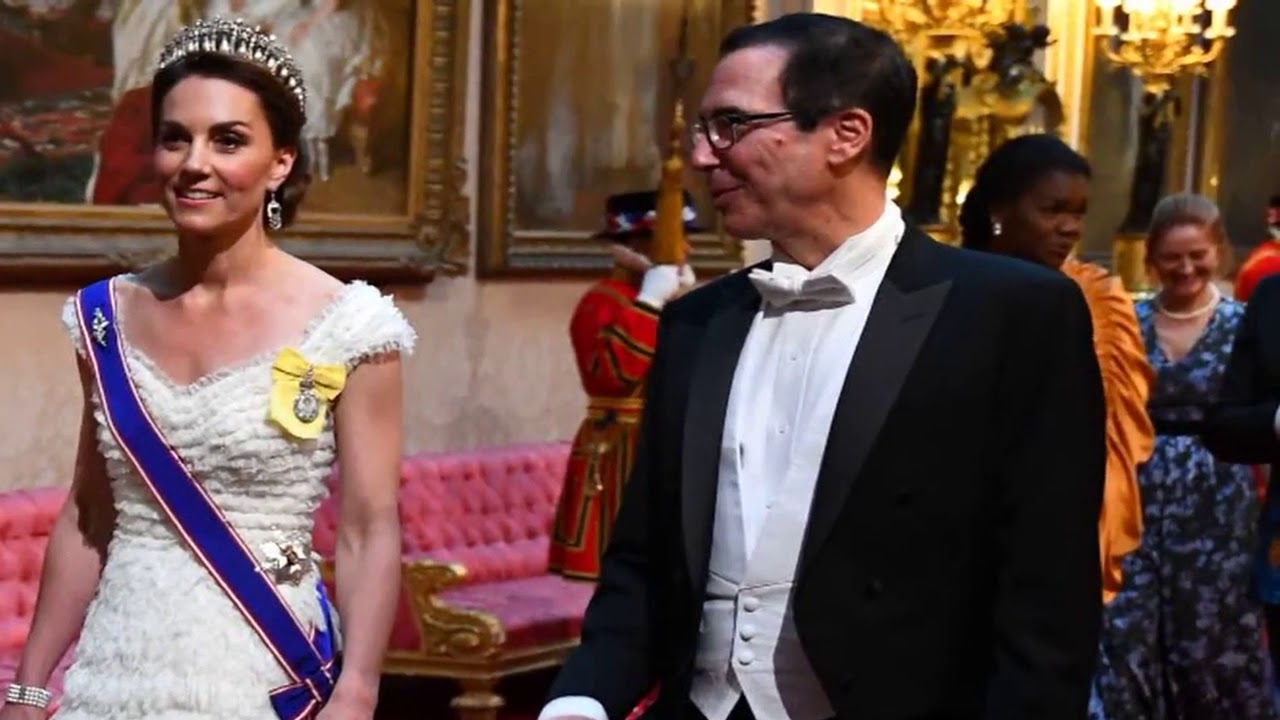 Why Queen Elizabeth II Gave Kate Middleton a Blue Sash - YouTube