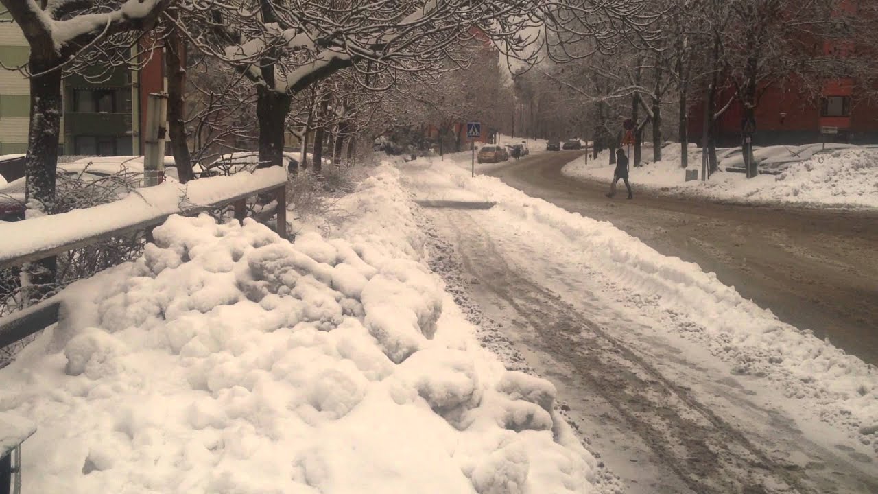 Stockholm Snowfall december 2012 near bergshamra centrum - YouTube