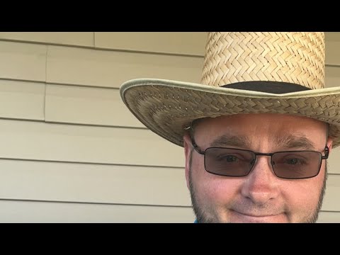 Amish dress code in the old order Amish - YouTube