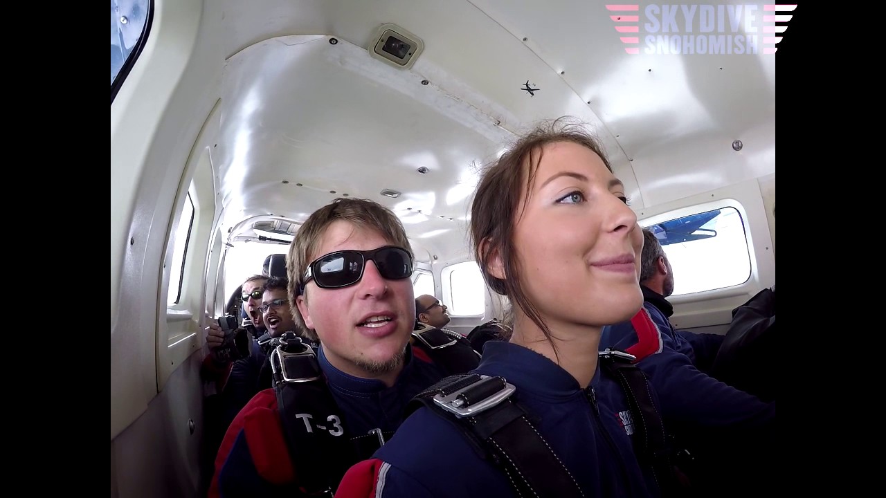 Kylee King's Tandem skydive! - YouTube