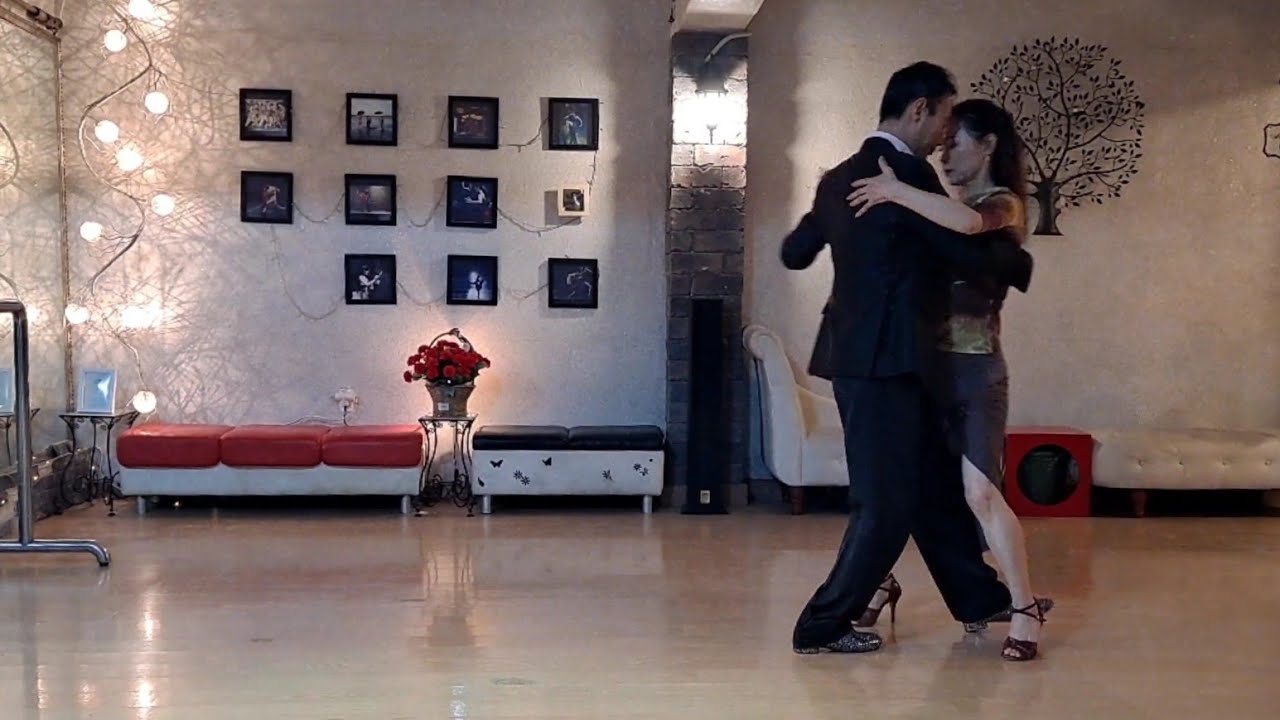 탱고 레슨 Tango Lesson Switching Sacadas Con Boleo 캔디y라우 Youtube