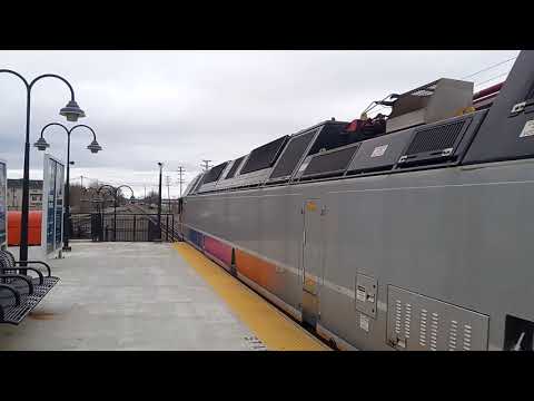 NJ Transit Bombardier ALP-45DP #4515 at Union - YouTube