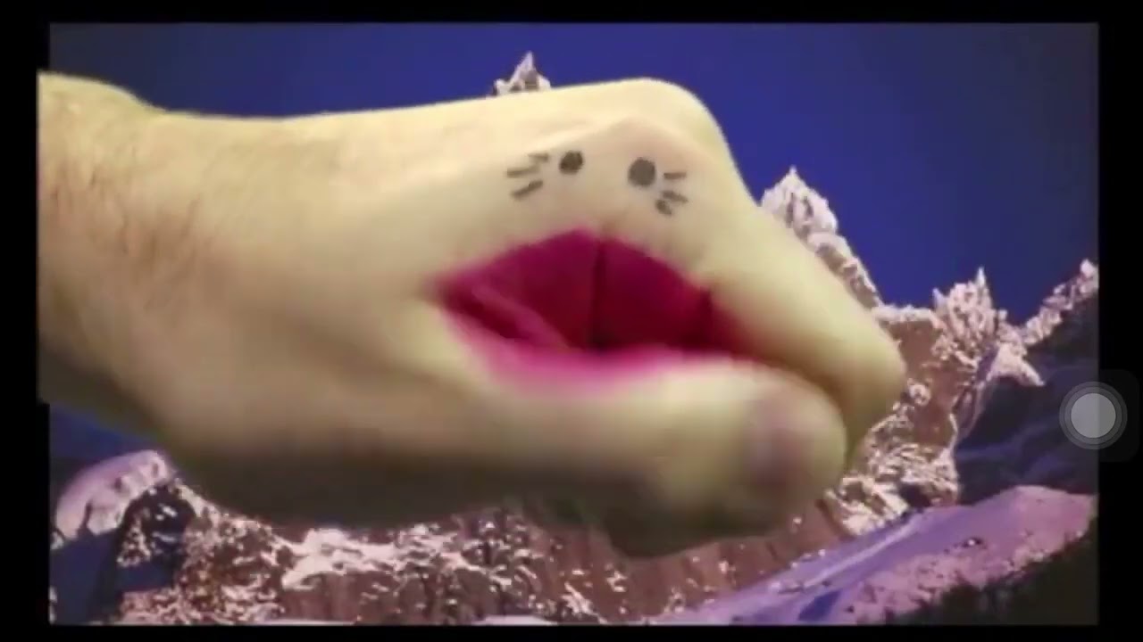 Opera Singing Hand - YouTube