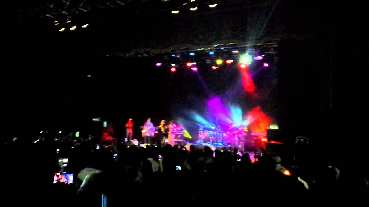 Tarrus Riley singing "She's Royal" in concert, The Forum 2014 - YouTube