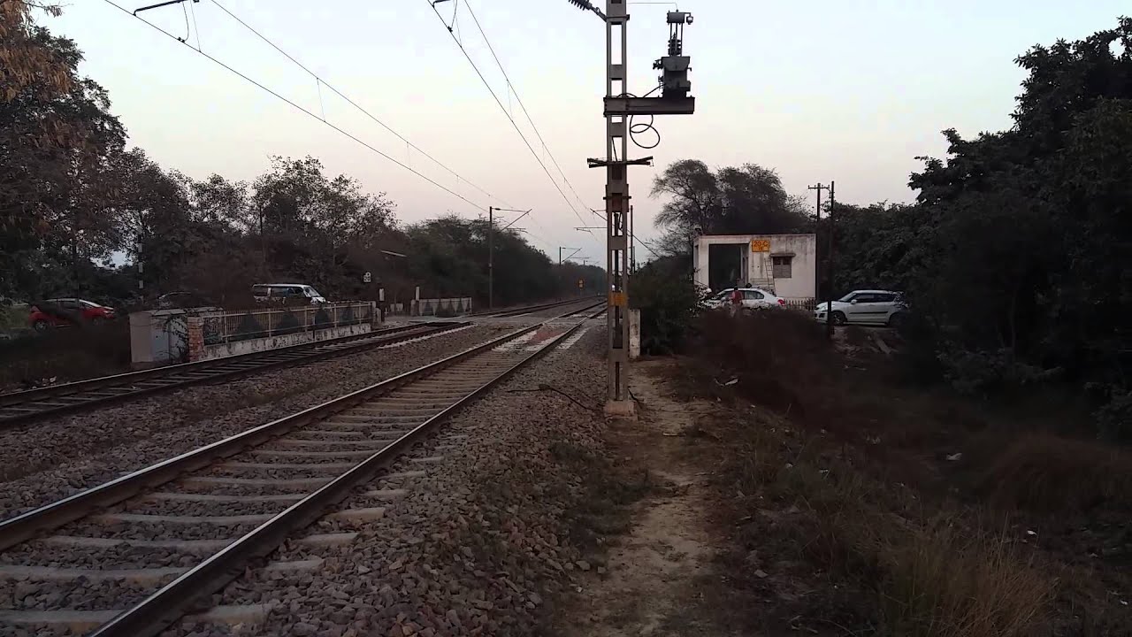 WORLD FIRST CNG TRAIN AT FULL SPEED.MUST WATCH - YouTube