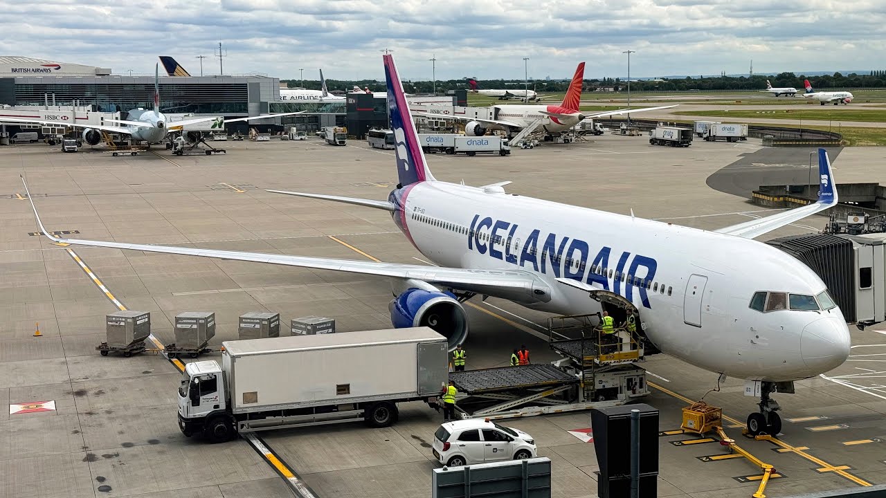 Icelandair 767-300 Takeoff London Heathrow International airport LHR ...